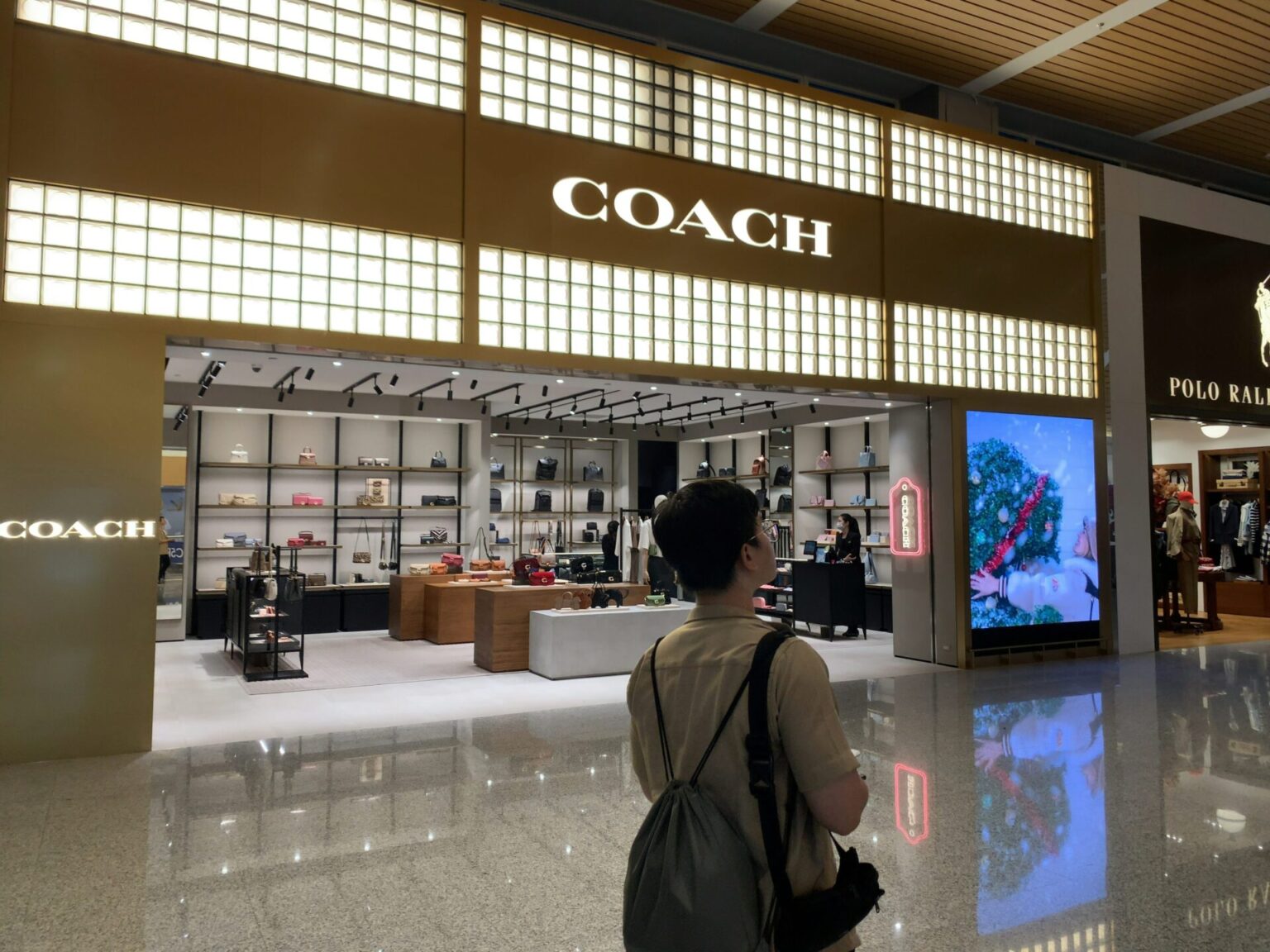 台湾・桃園空港の免税店ブランド・おすすめ商品・ターミナル内の場所まで紹介