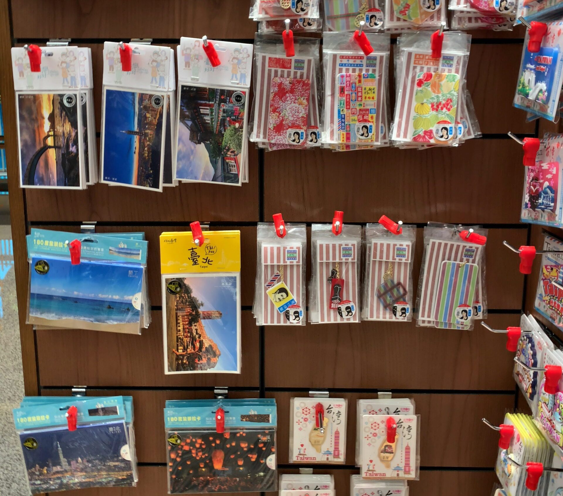 桃園空港の出国審査後に買えるお土産・売り場を紹介 - Culturize