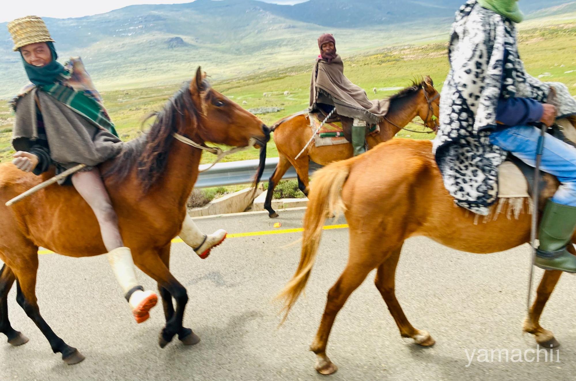 南アフリカの絶景、ドラケンスバーグ山脈・サニパスを越えて…天空の王国レソトへ！魅力と観光方法を紹介 - Culturize