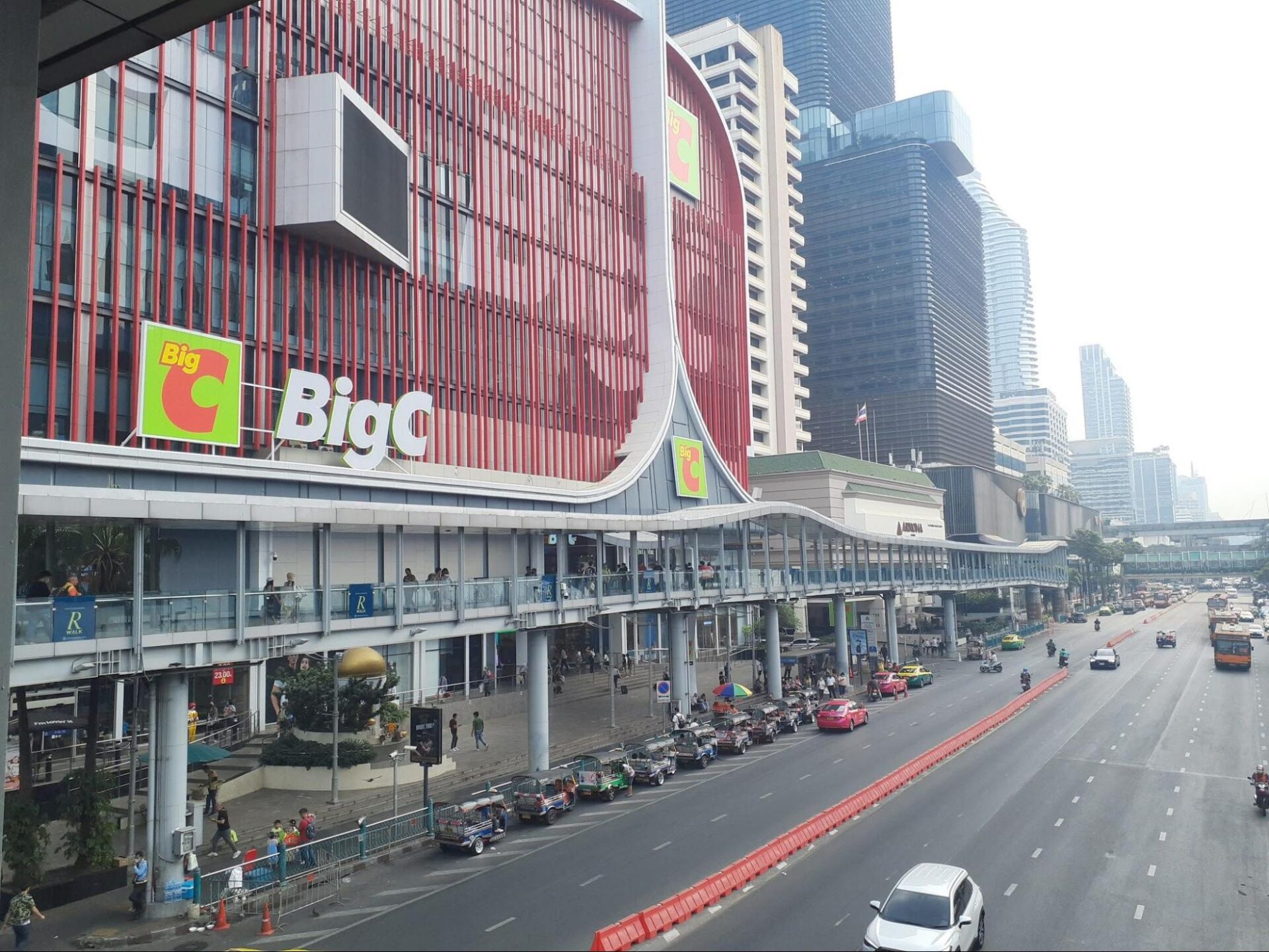 とっても簡単！バンコクでオリジナルパスポートケースを作ろう - Culturize